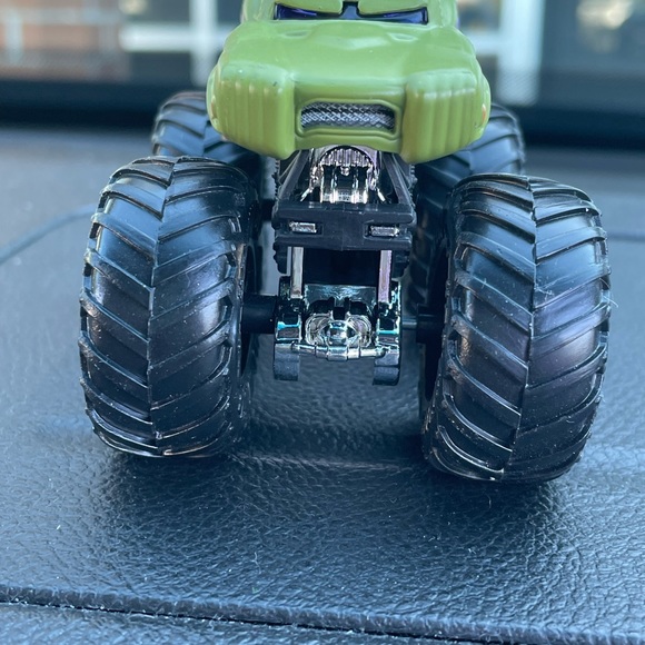 Mattel | Toys | Hot Wheels Monster Jam Trucks Incredible Hulk Marvel 64 ...
